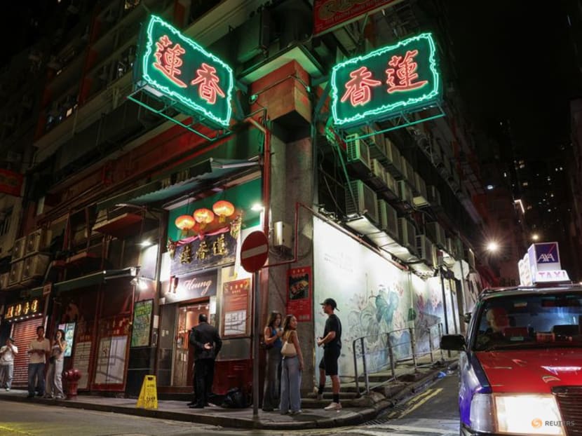 Century-old Hong Kong teahouse hosts dim sum raves