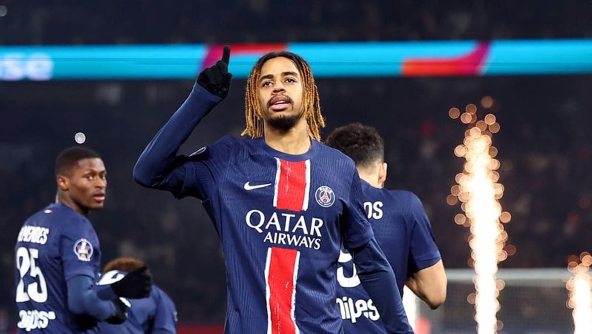 Leaders PSG score four first-half goals to thrash Lille - CNA