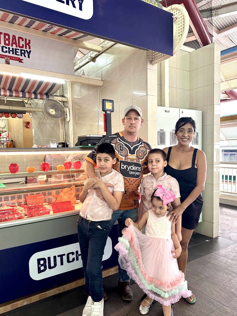 Aussie ‘Ang Moh’ Butcher Sets Up Stall At Toa Payoh Wet Market, Sells ...