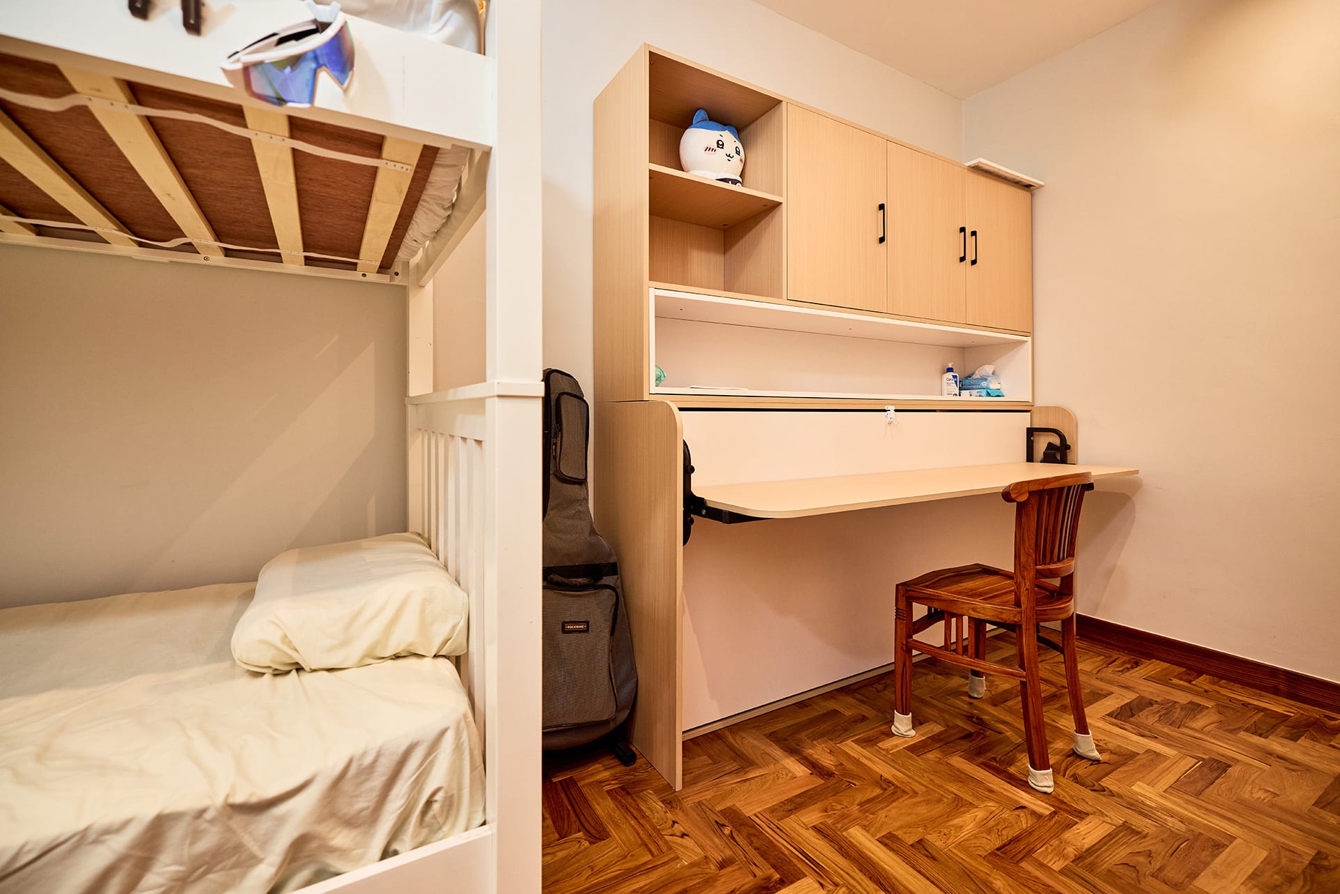 Darren Lim & Evelyn Tan Reclaim Master Bedroom From Their 4 Kids, Who ...