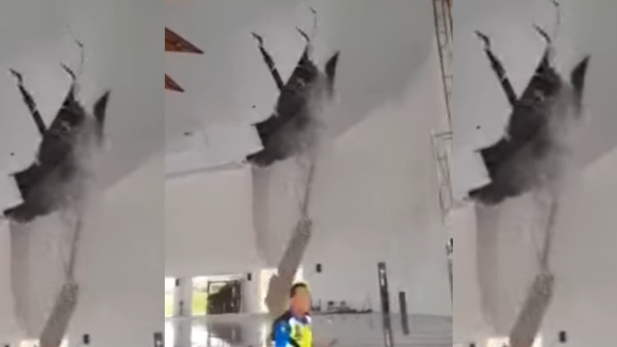 Siling Masjid Tanjak di Batam roboh; kontraktor diminta ...