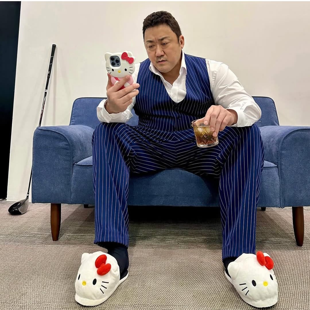 Korean Macho Man Don Lee Turns 54 With Princess-Themed Bash - 8days