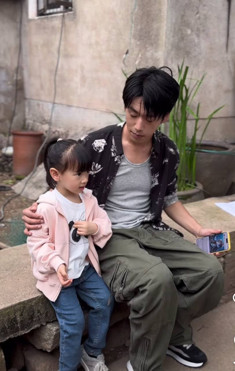 Is Zhang Zhenhuan's 3-Year-Old Daughter On Her Way To Become The Next Big Thing In China? - 8days