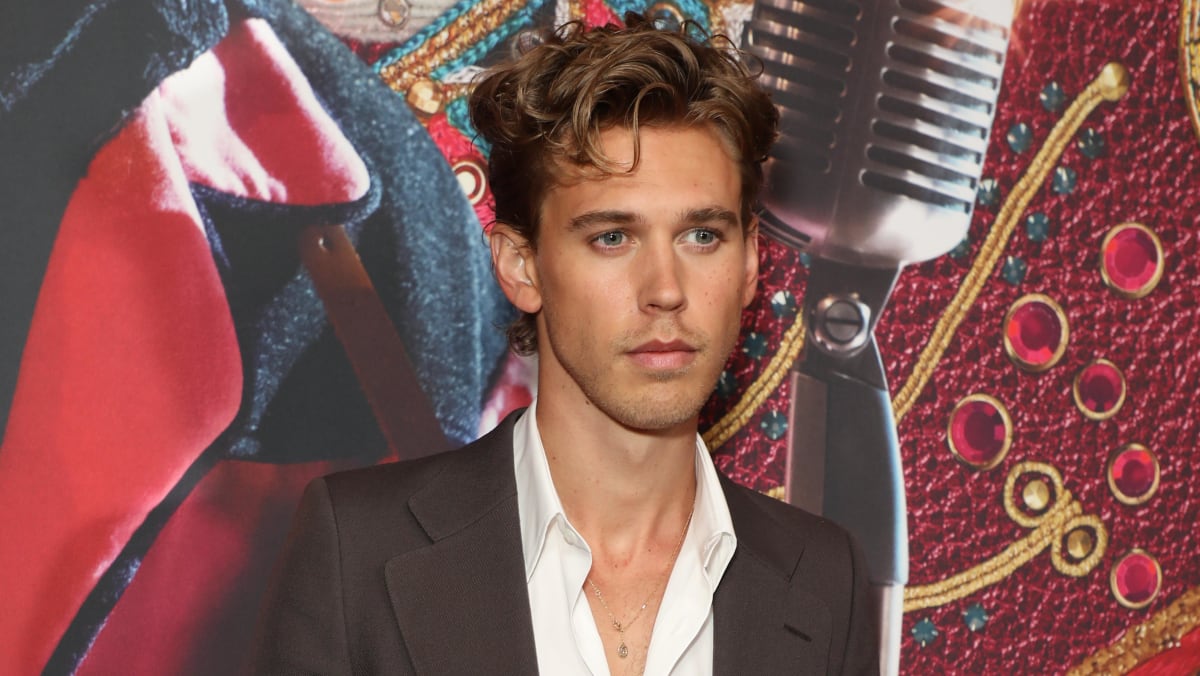 Austin Butler Can't Stop Speaking Like Elvis Presley After Playing Him ...