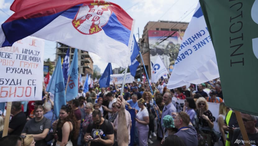 Serbian students, unions join forces to pressure government - CNA
