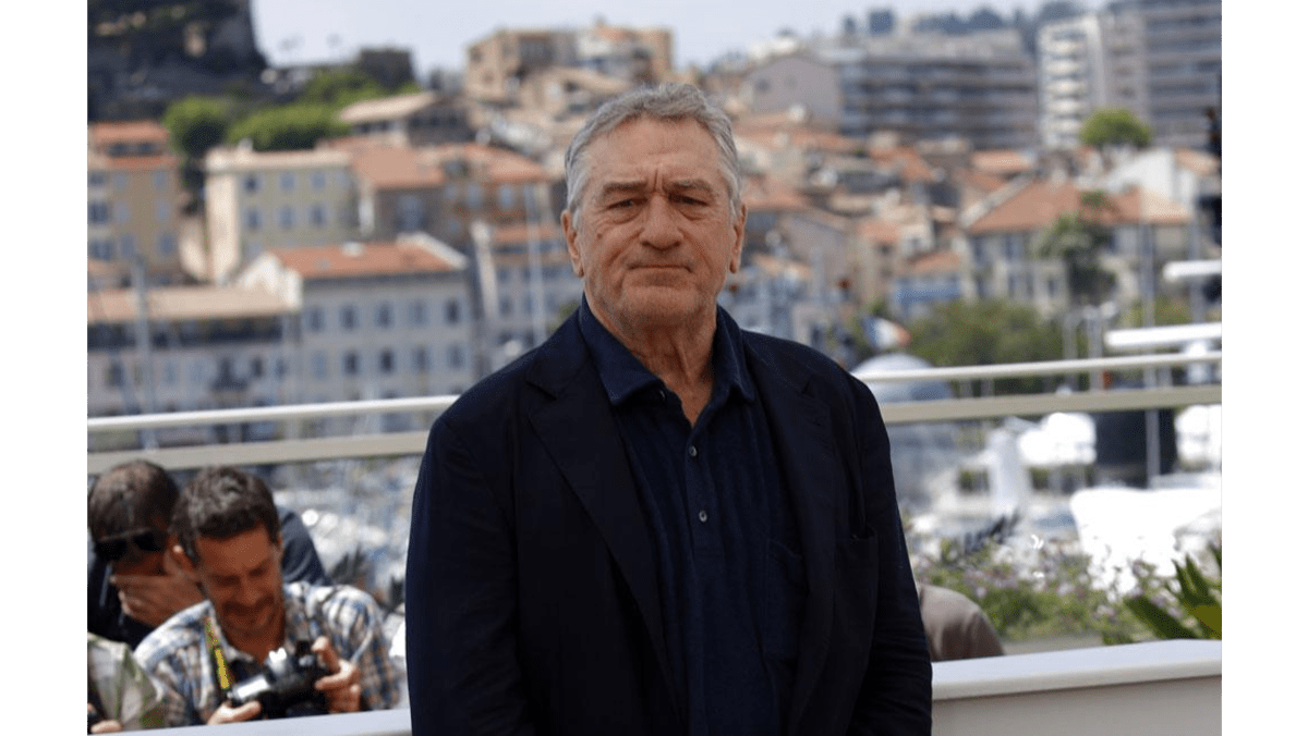Robert De Niro launches anti-Trump rant at Tony Awards - 8days