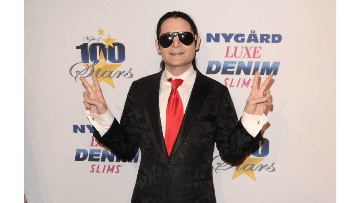 Corey Feldman's attorney blames road rage for attack - 8days