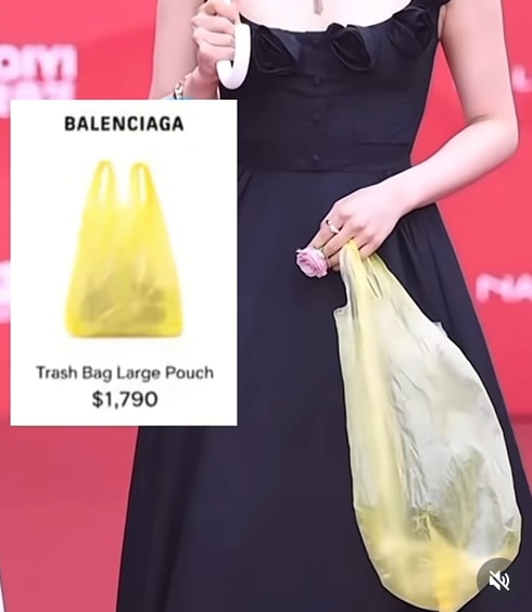 Chinese Actress Zhang Jingyi Walked Red Carpet With Plastic Bag ...