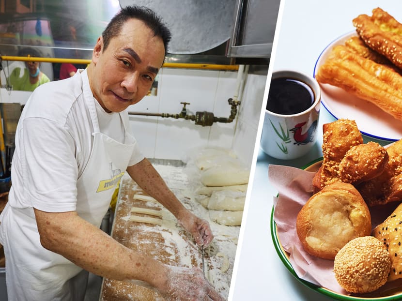 The Queue Starts From 6am At Stall In Bedok Selling Yummy Pandan You ...