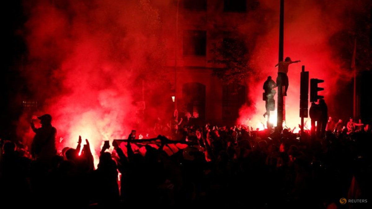 PSG victory over Arsenal triggers night of disorder in Paris - CNA