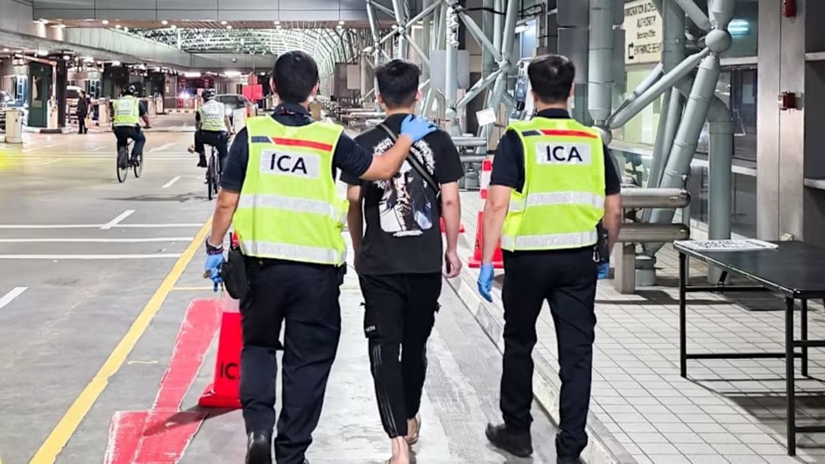 Lebih 1,500 vape dirampas di sempadan SG sedang ICA tingkat pemeriksaan ...