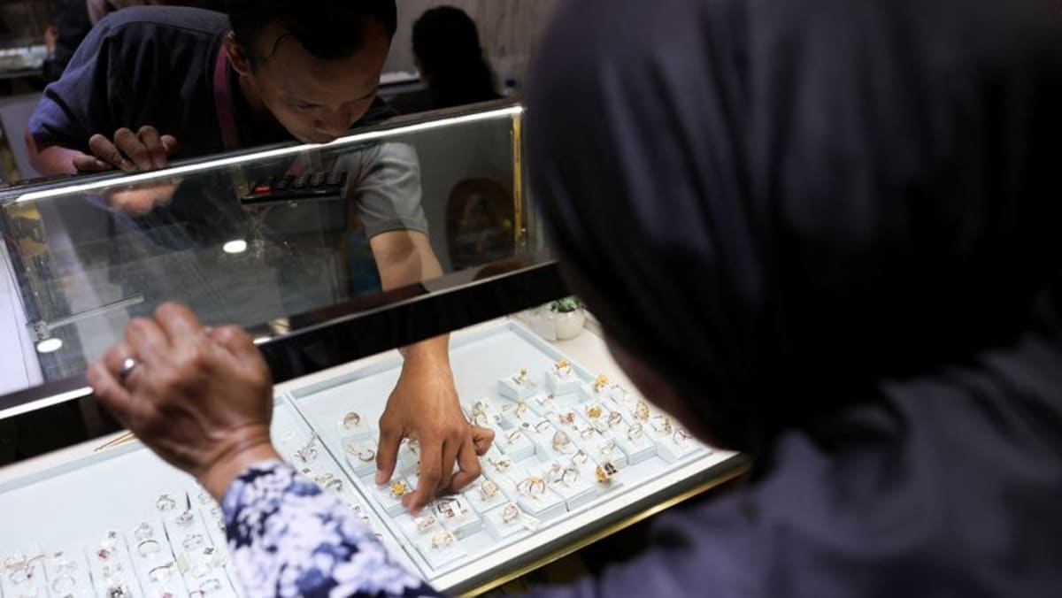 Indonesians rush to gold as rupiah and stocks plunge amid US tariff ...