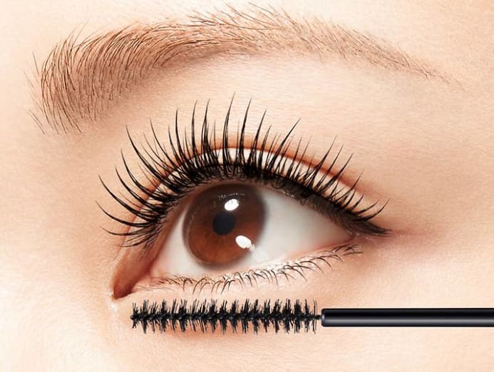 how to draw eyelashes with mascara