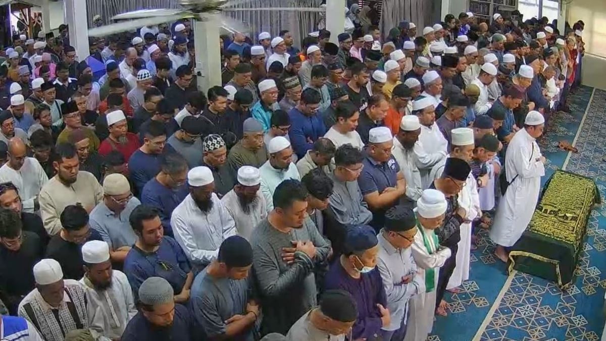 Allahyarham Cikgu Ismail Jaafar, yang meninggal dunia selepas ditimpa ...