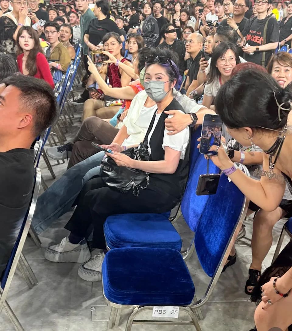 Pushy Fan Slammed For Shoving Phone In Miriam Yeung’s Face At Lady Gaga ...