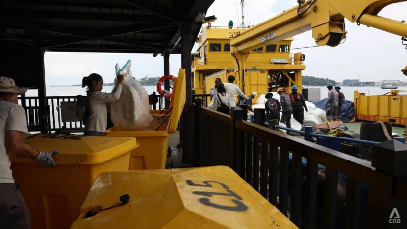 Oil leak clean-up at Changi, Pasir Ris beaches to take several days - CNA