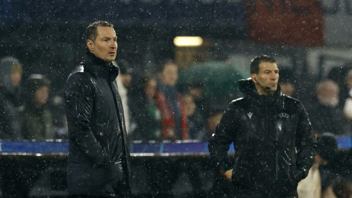 Feyenoord coach still in firing line despite beating Bayern - CNA