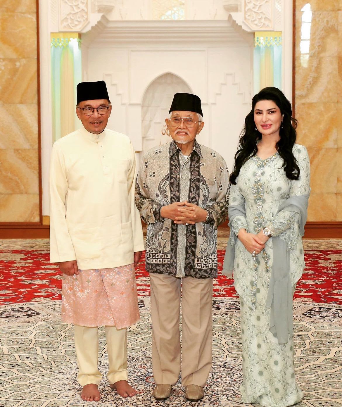 Former Sarawak governor, chief minister Taib Mahmud dies at 87 - CNA