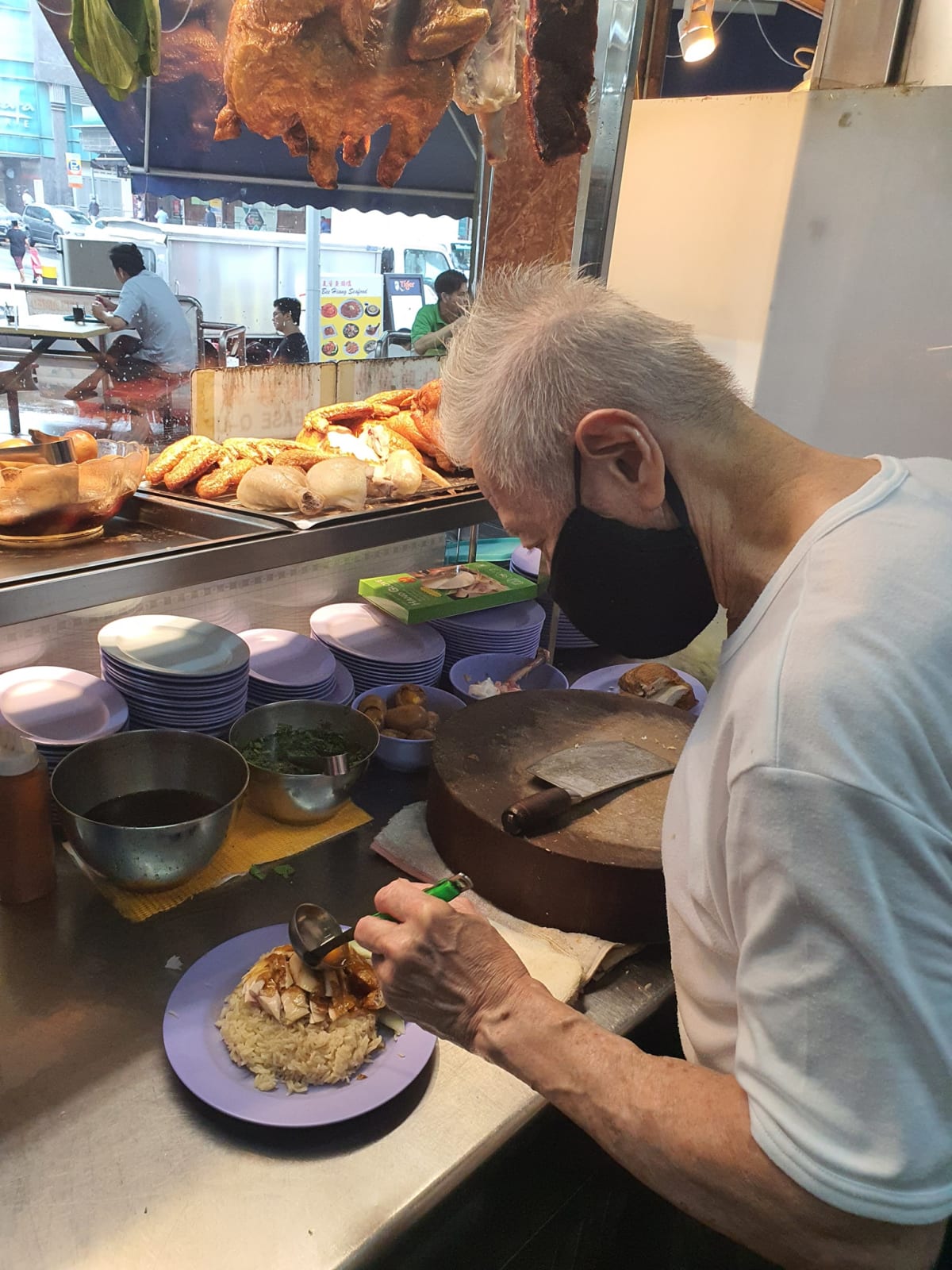 Popular Sam Leong St. Chicken Rice Hawker Stall Now An Air-Conditioned ...