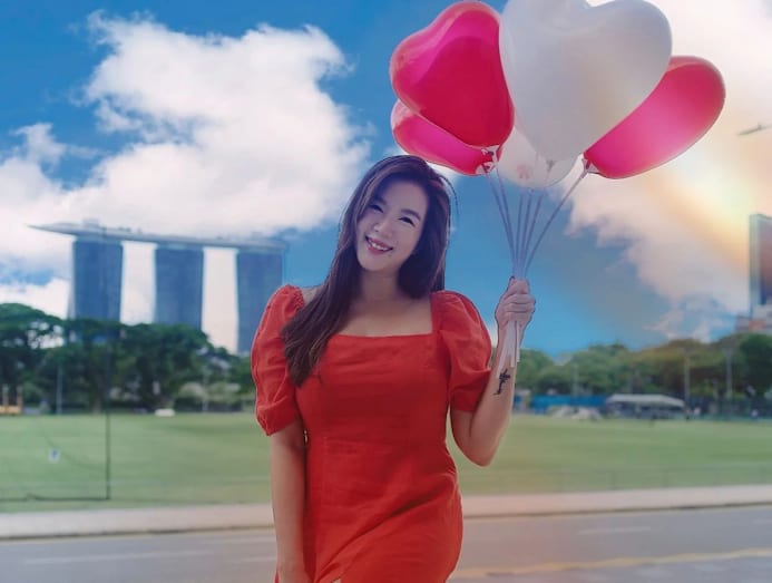 Rui En Says Her Dad Is Enjoying The Attention After She Became More ...