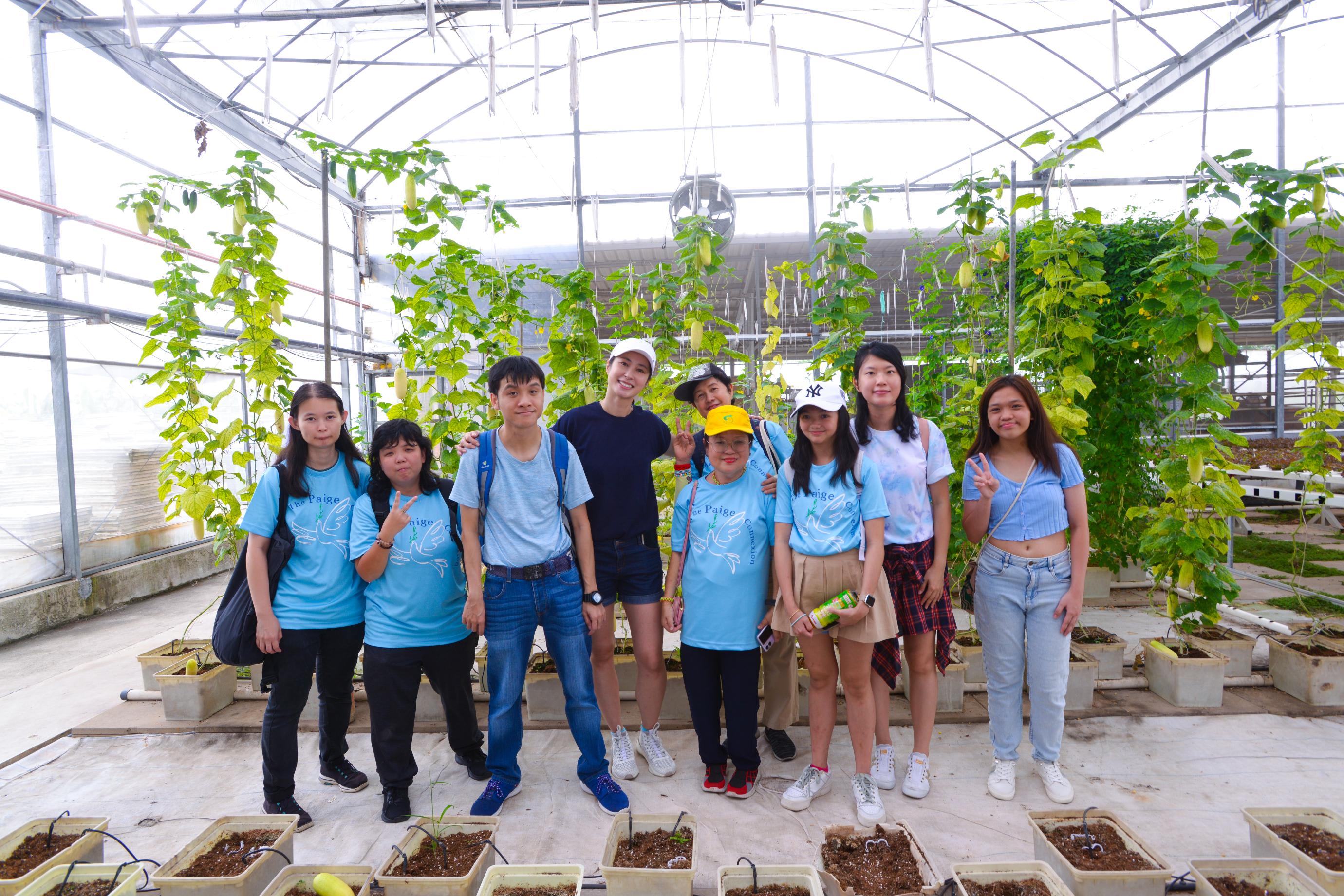 菜园奇妙相会！蔡琦慧与粉丝共度美好周末 - vibes by 8world