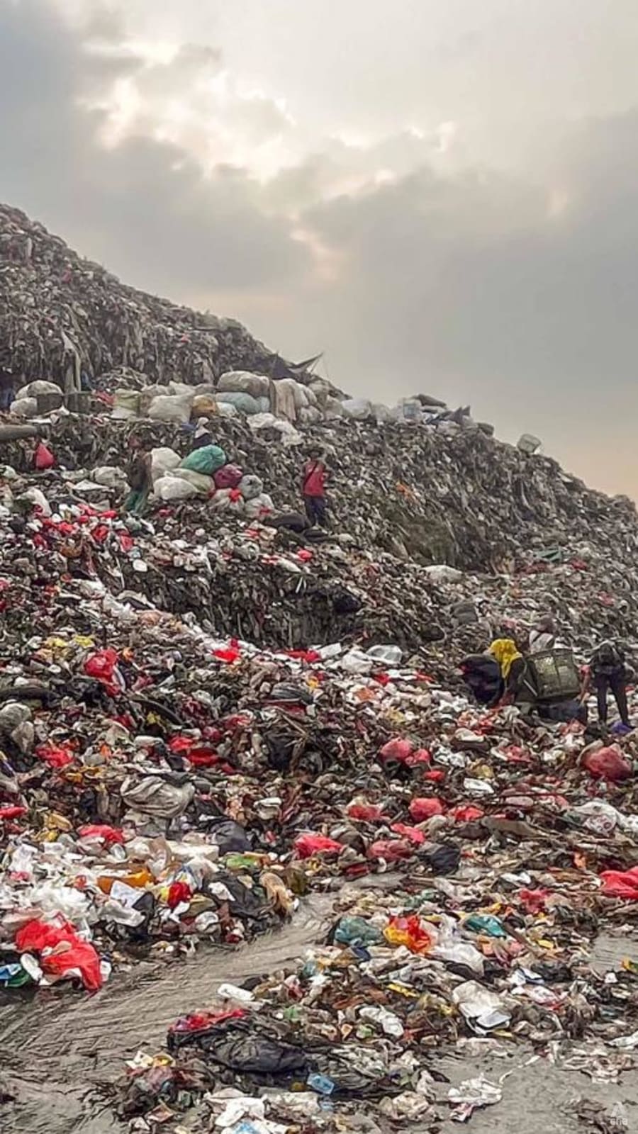 Indonesia grapples with ‘ticking time bomb’ of waste crisis - CNA