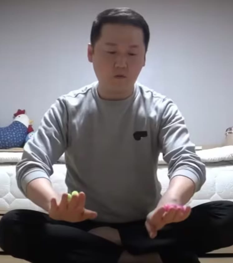 Kang Ha-Neul’s Viral Five Stones Scene In Squid Game 2 Was Done By A ...