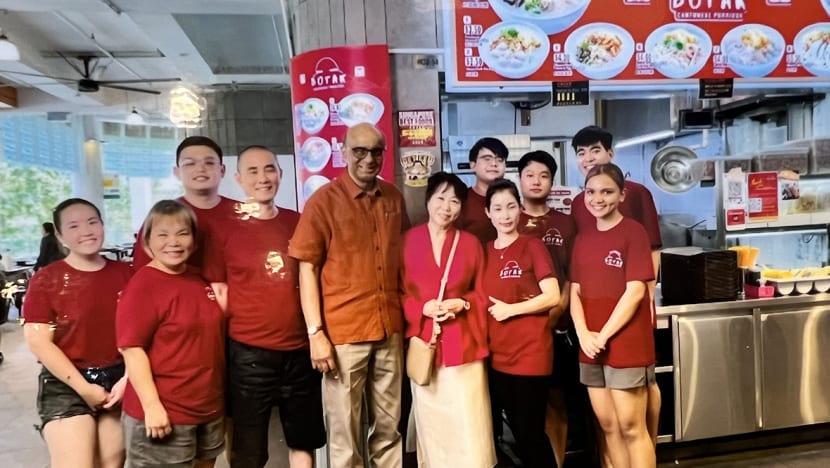 The Stories Behind: This bodyguard of Singapore presidents swapped gun ...