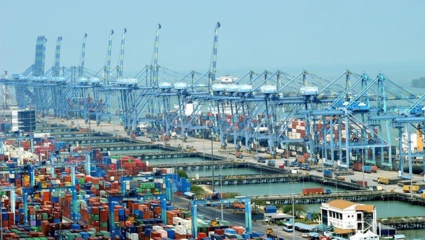 Thousands evacuated as floods hit several Malaysian states; Port Klang ...