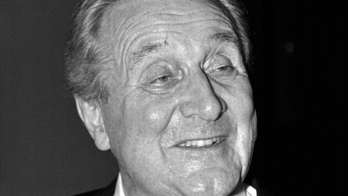 Avengers star Patrick Macnee dies - TODAY