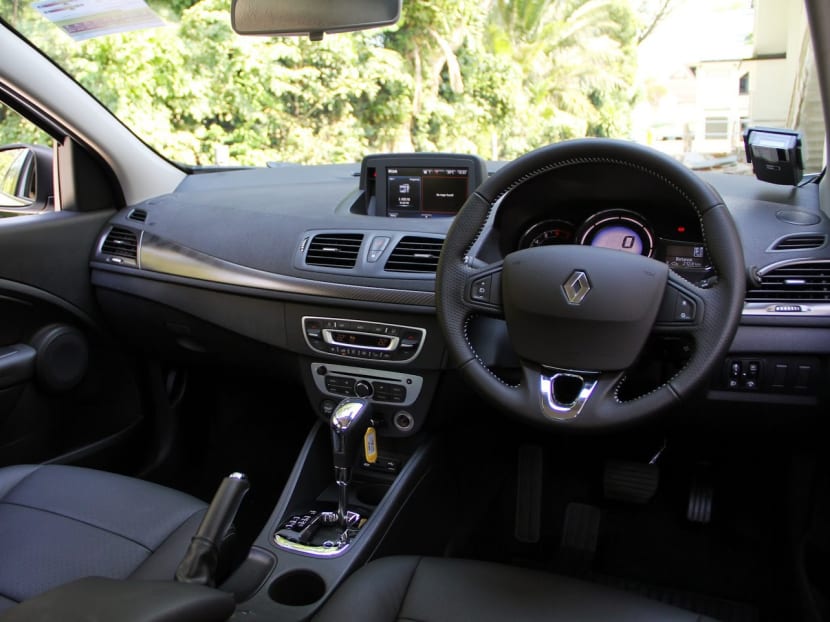 renault fluence interior