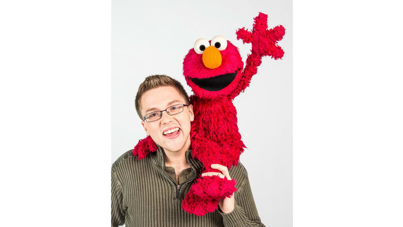 What Does Elmo Think Of Durians? - 8days