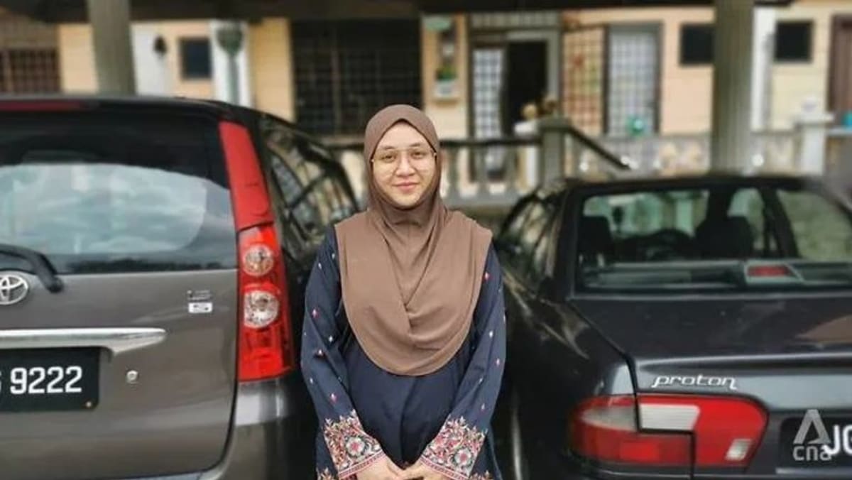 Iman Nurhannah tangguh pengajian di S'pura demi jaga datuk & nenek di ...