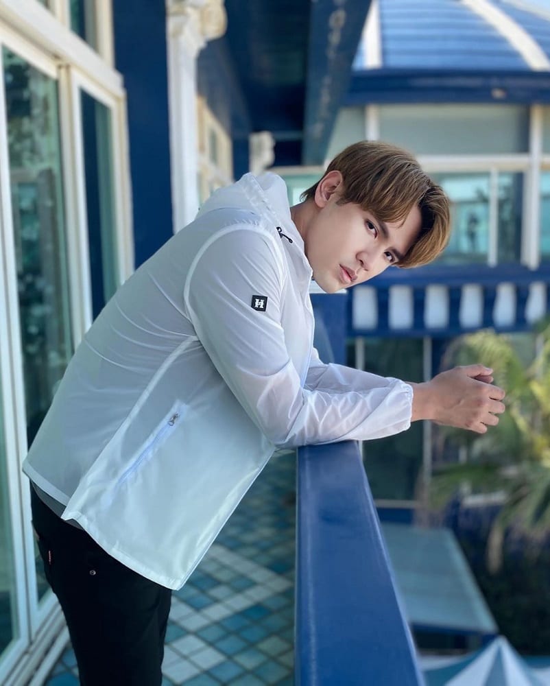 Taiwanese Singer Nine Chen Has Recovered From COVID-19, Says He Now ...