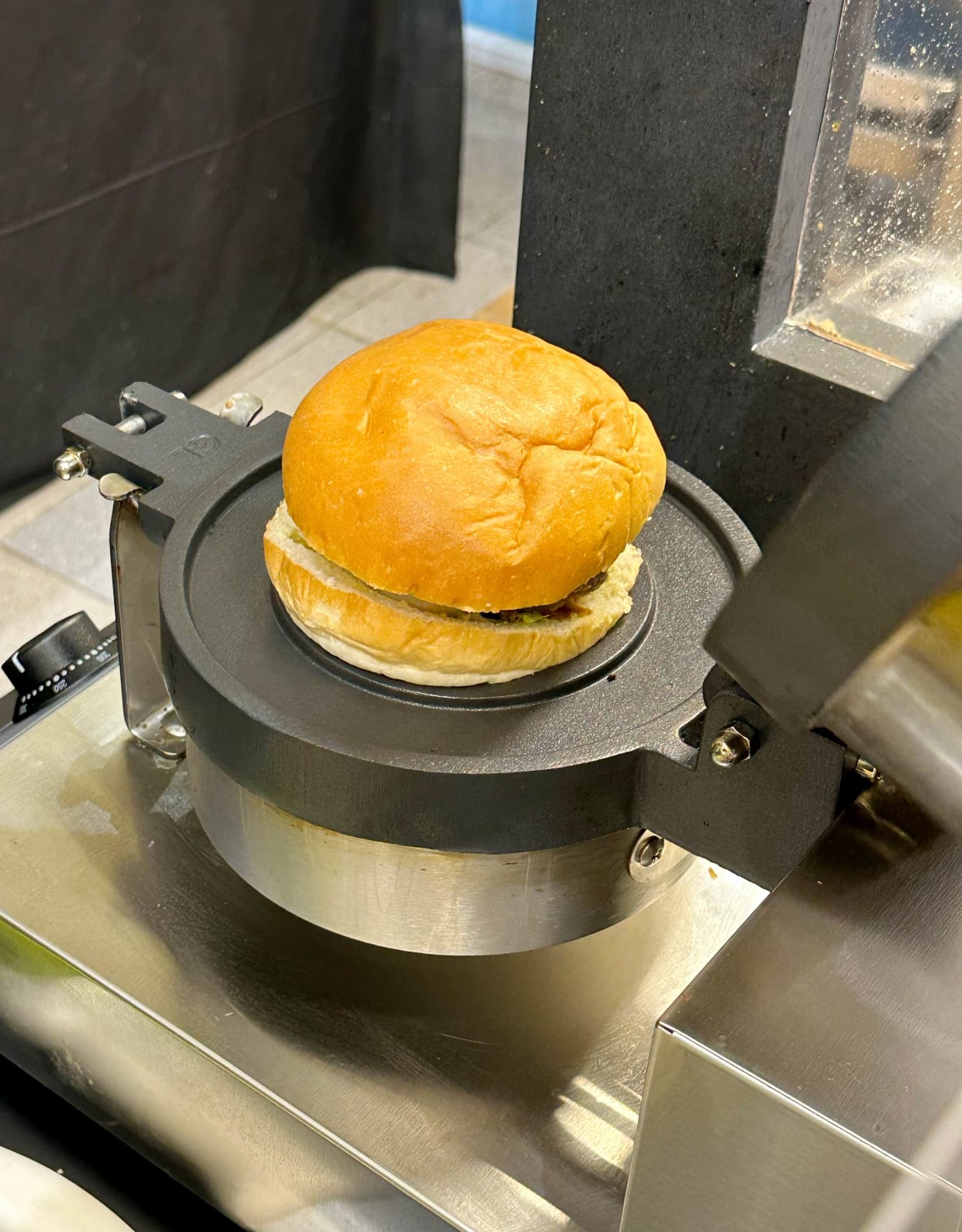 Cute Korean-Inspired UFO-Shaped Burgers At Orchard Road Food Kiosk - 8days