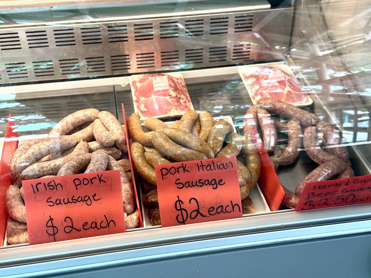 Aussie ‘Ang Moh’ Butcher Sets Up Stall At Toa Payoh Wet Market, Sells ...