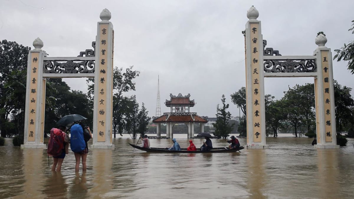 Thousands of homes underwater after floods hit Vietnam - TODAY