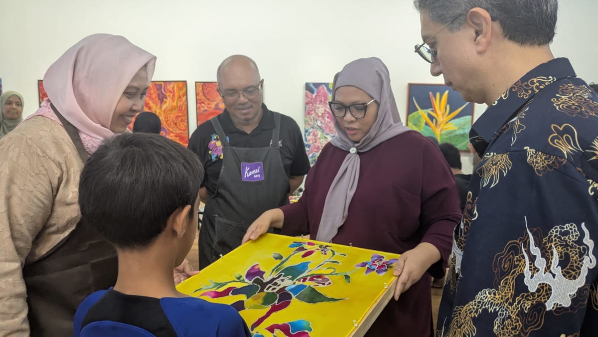 HGEF bantu keluarga banduan dengan terapi seni melukis batik dalam ...