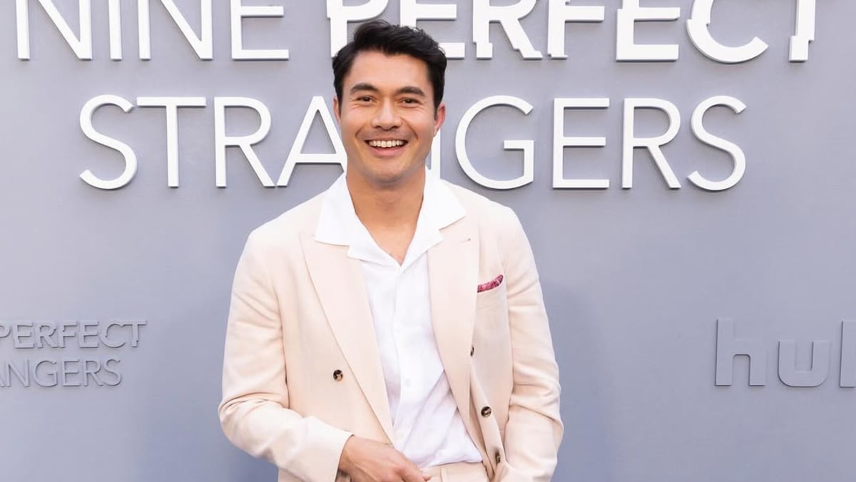 Diprediksi perankan James Bond selanjutnya, begini reaksi Henry Golding ...
