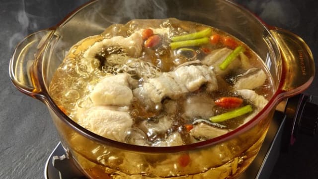 一鳗五吃 鱼味鲜甜 - vibes by 8world