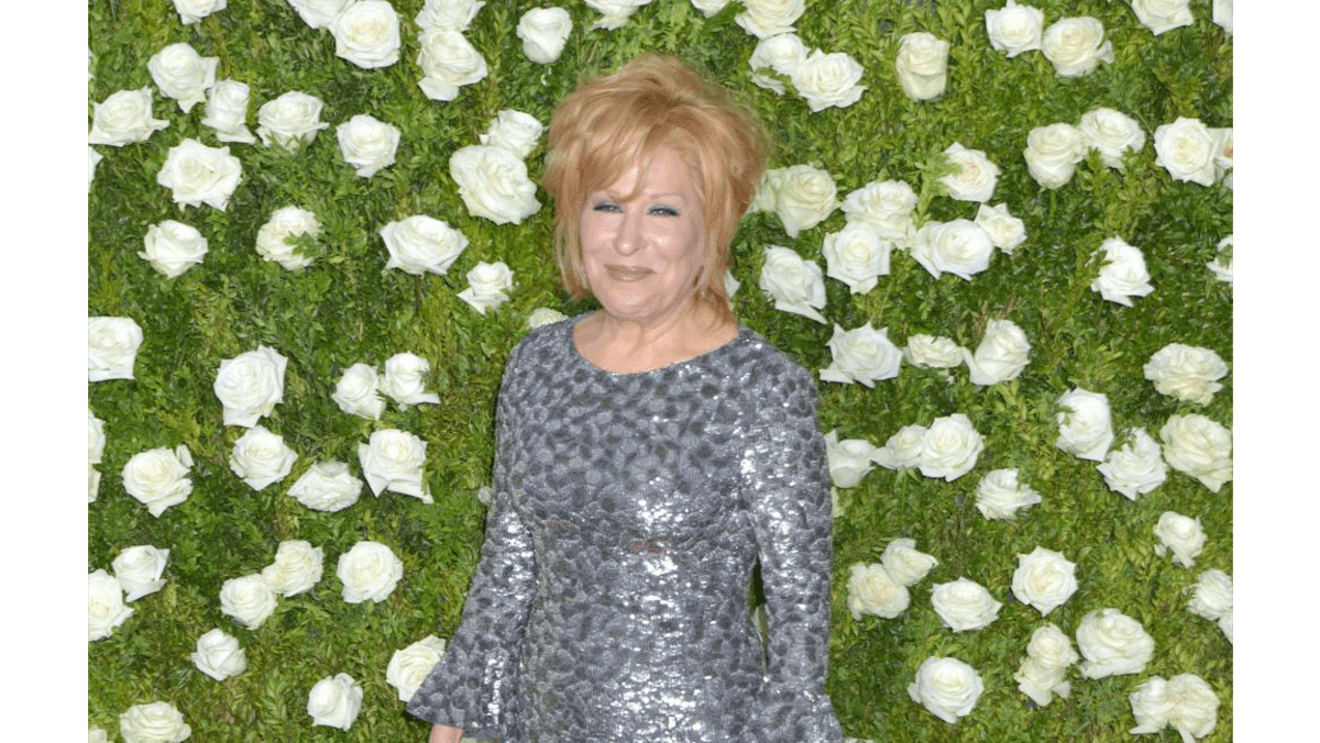 Bette Midler praises Ariana Grande amid Grammys row - 8days