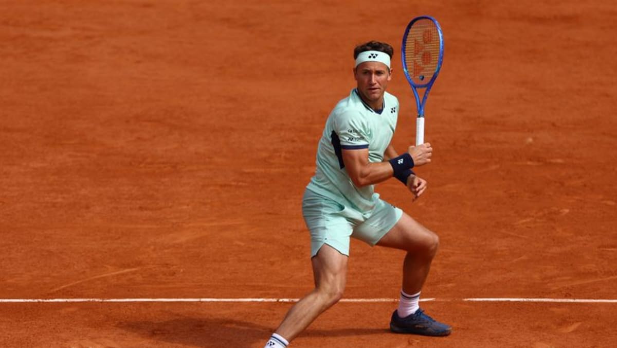 Ruud recovers from Rome mauling for winning start at French Open - CNA