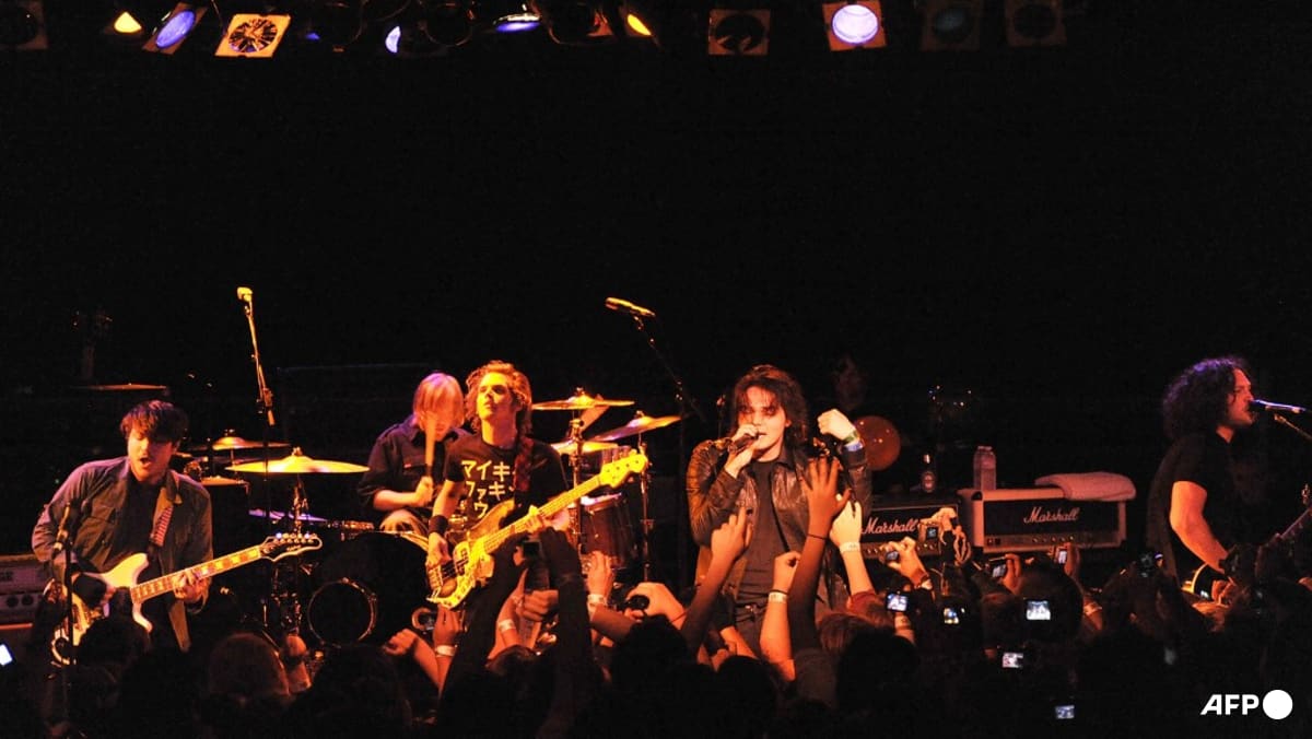 Former My Chemical Romance drummer Bob Bryar dies at age 44 - CNA Lifestyle