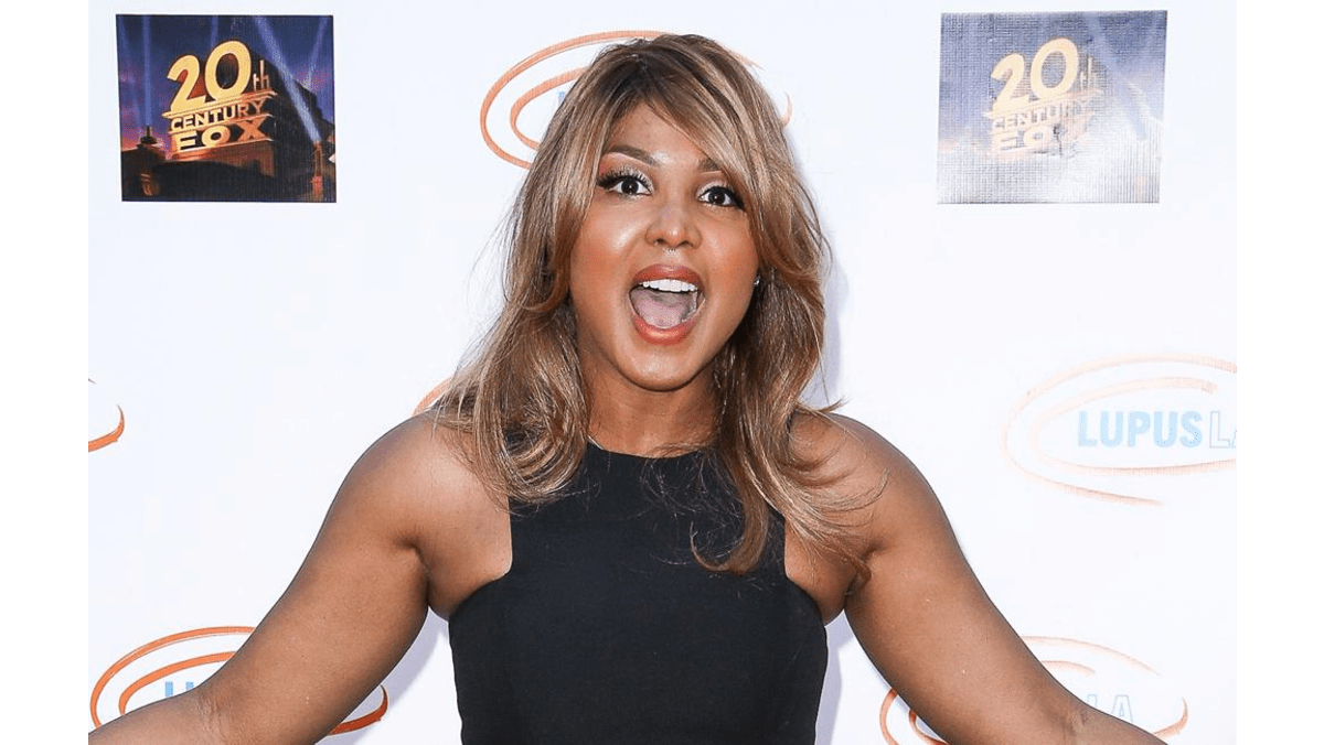 Toni Braxton: I'm a germaphobe - 8days