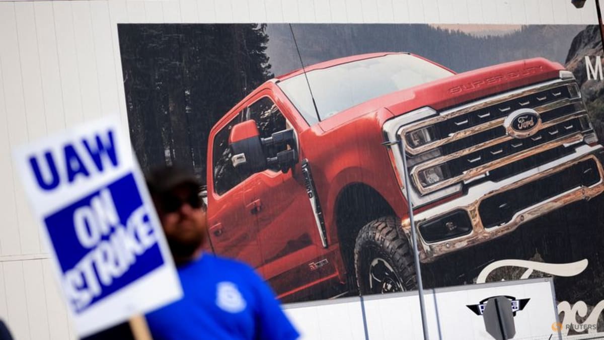 UAW says majority of workers at Ford joint-venture battery plant sign ...