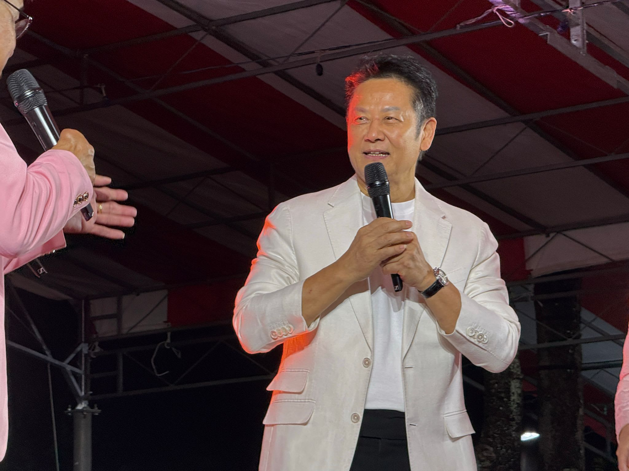 徐乃麟首登本地歌台 逾2000人捧场气氛感动他 - 8world