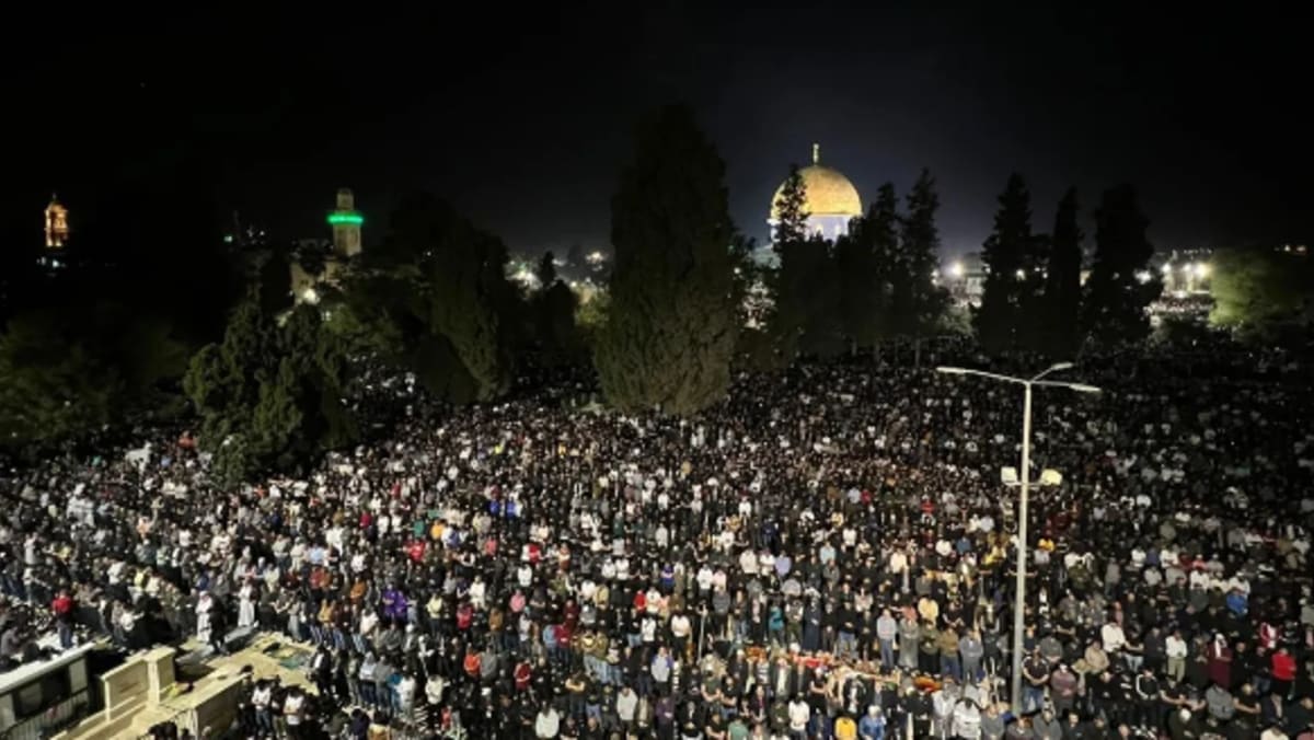 280,000 jemaah Palestin penuhi Masjid Al-Aqsa pada malam Ramadan ke-27 ...