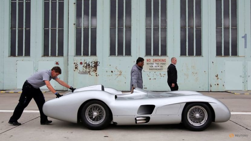 Mercedes 1955 'streamliner' set to smash F1 record at auction - CNA