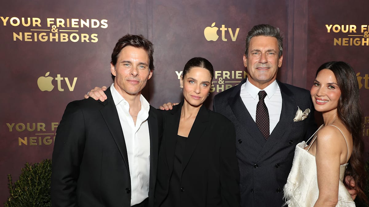 Jon Hamm’s Viral Meme Has Your Friends & Neighbours Co-star Amanda Peet ...
