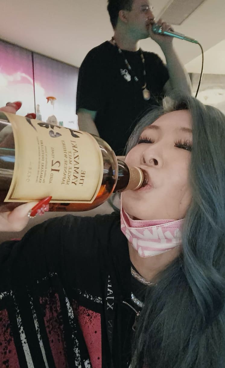 “She Is A Role Model For Mums”: Says Friend Of Taiwanese Star Makiyo Who Is Seen Partying It Up ...